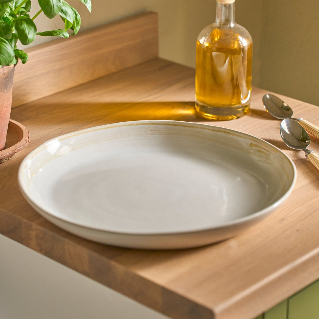 Amberley Stoneware Round Platter – Neptune