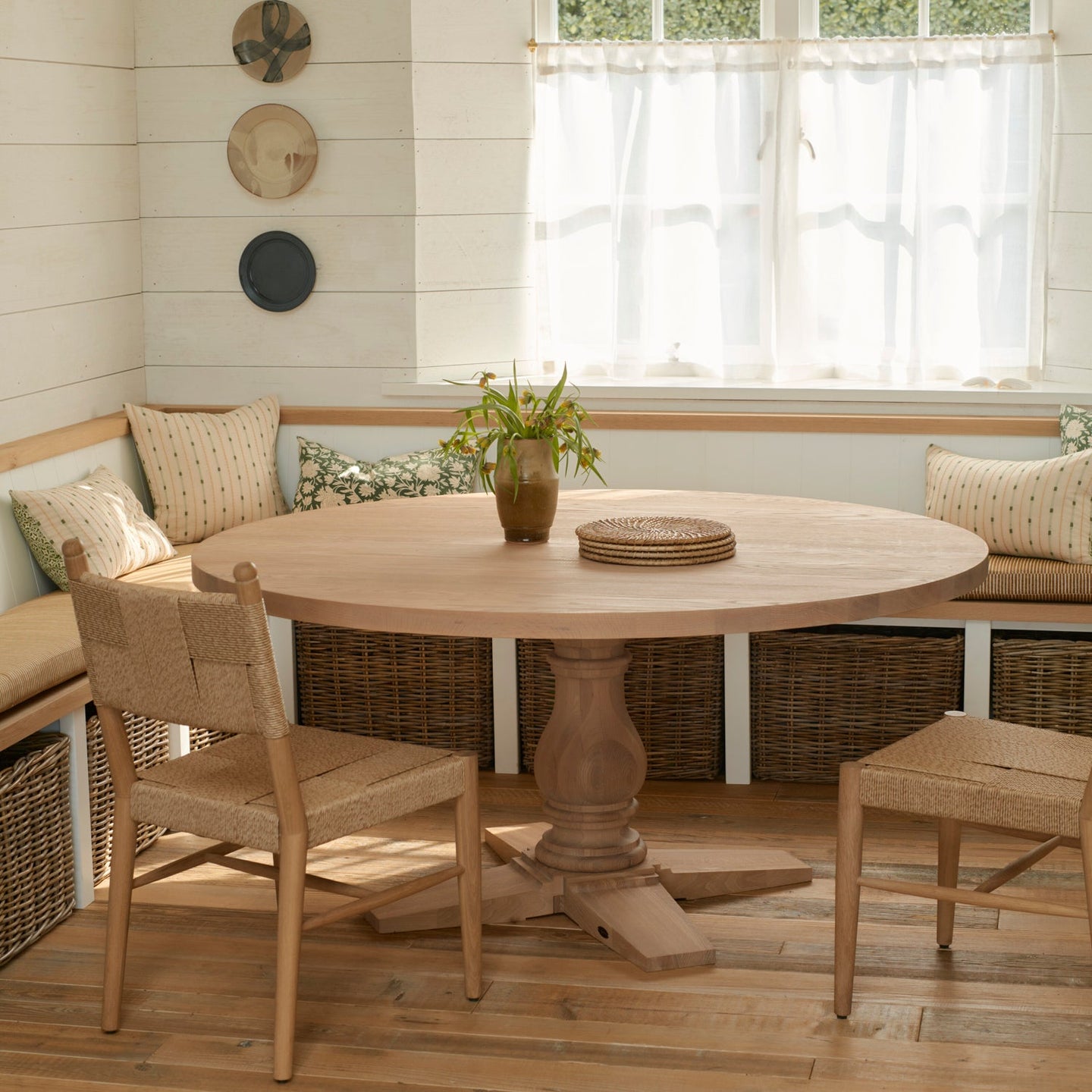 Round Dining Tables | Neptune