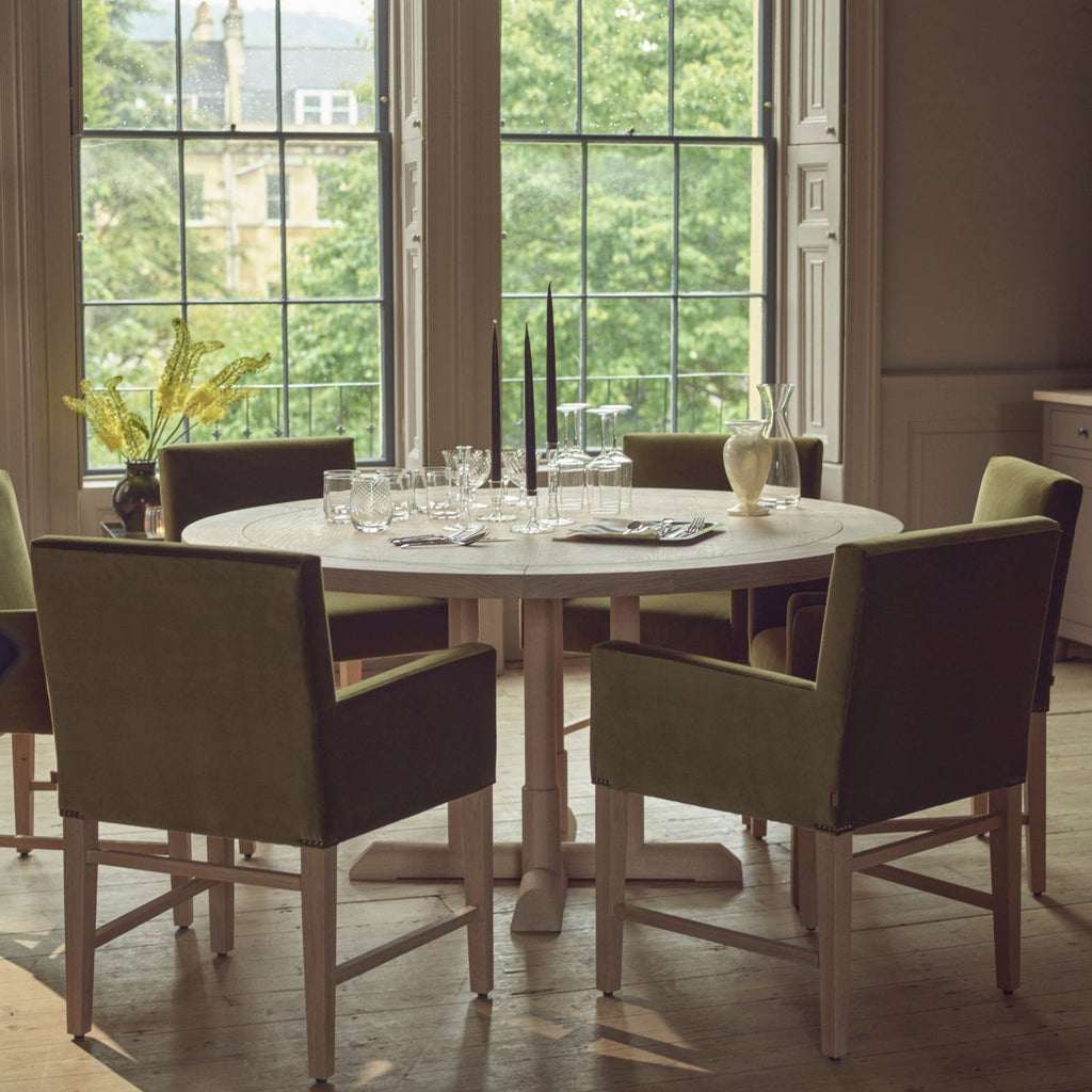 Battersea 6 Seater Round Oak Dining Table – Neptune