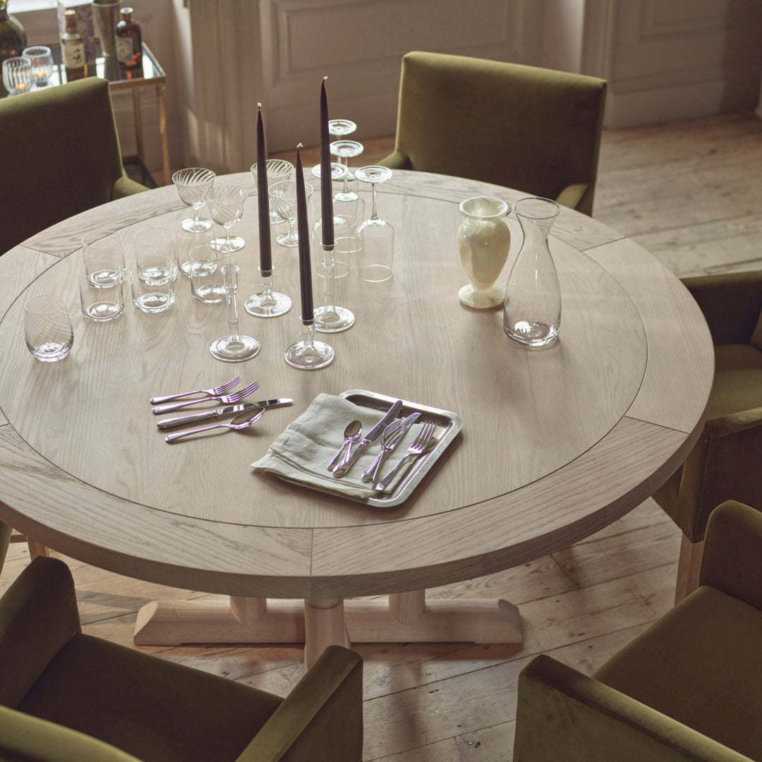 Battersea 6 Seater Round Oak Dining Table – Neptune