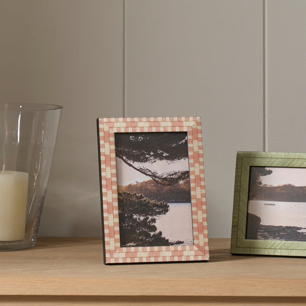 Montpellier 4x6 Photo Frame, Pink – Neptune