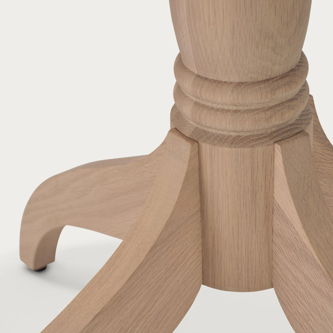 Sheldrake 4 Seater Round Oak Dining Table – Neptune