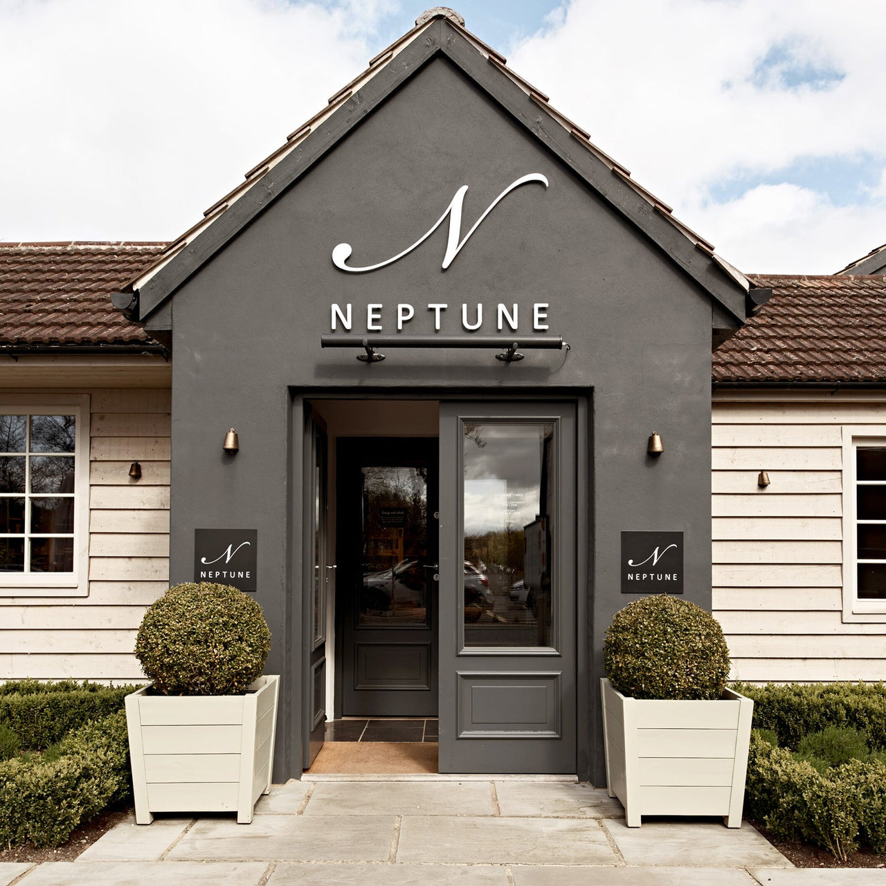 Yorkshire Kitchen Showroom & Furniture Store | Neptune Redbrick