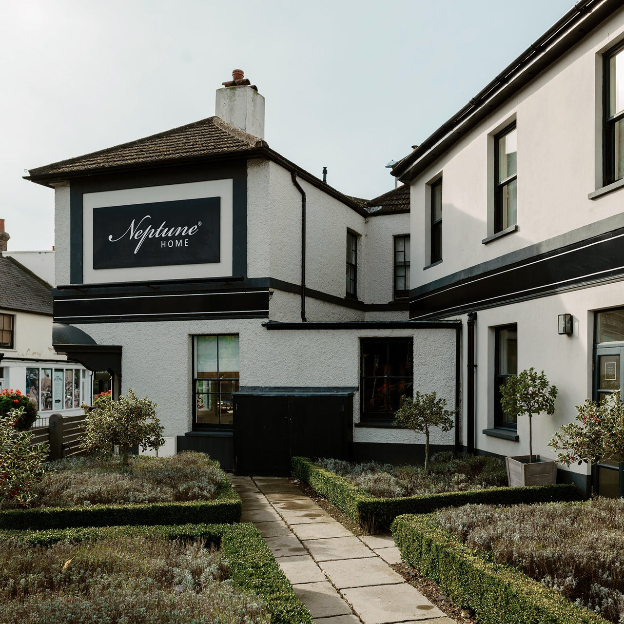 Tonbridge Kitchen Showroom & Furniture Store | Neptune