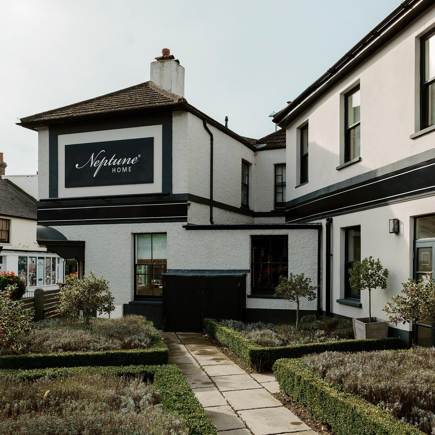 Tonbridge Kitchen Showroom & Furniture Store | Neptune