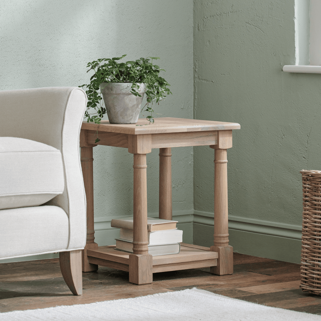 Edinburgh Square Oak Side Table – Neptune