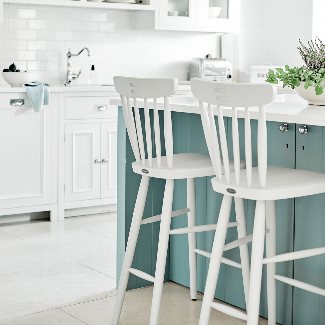 Ludlow Oak Bar Stool, Darkened Oak – Neptune