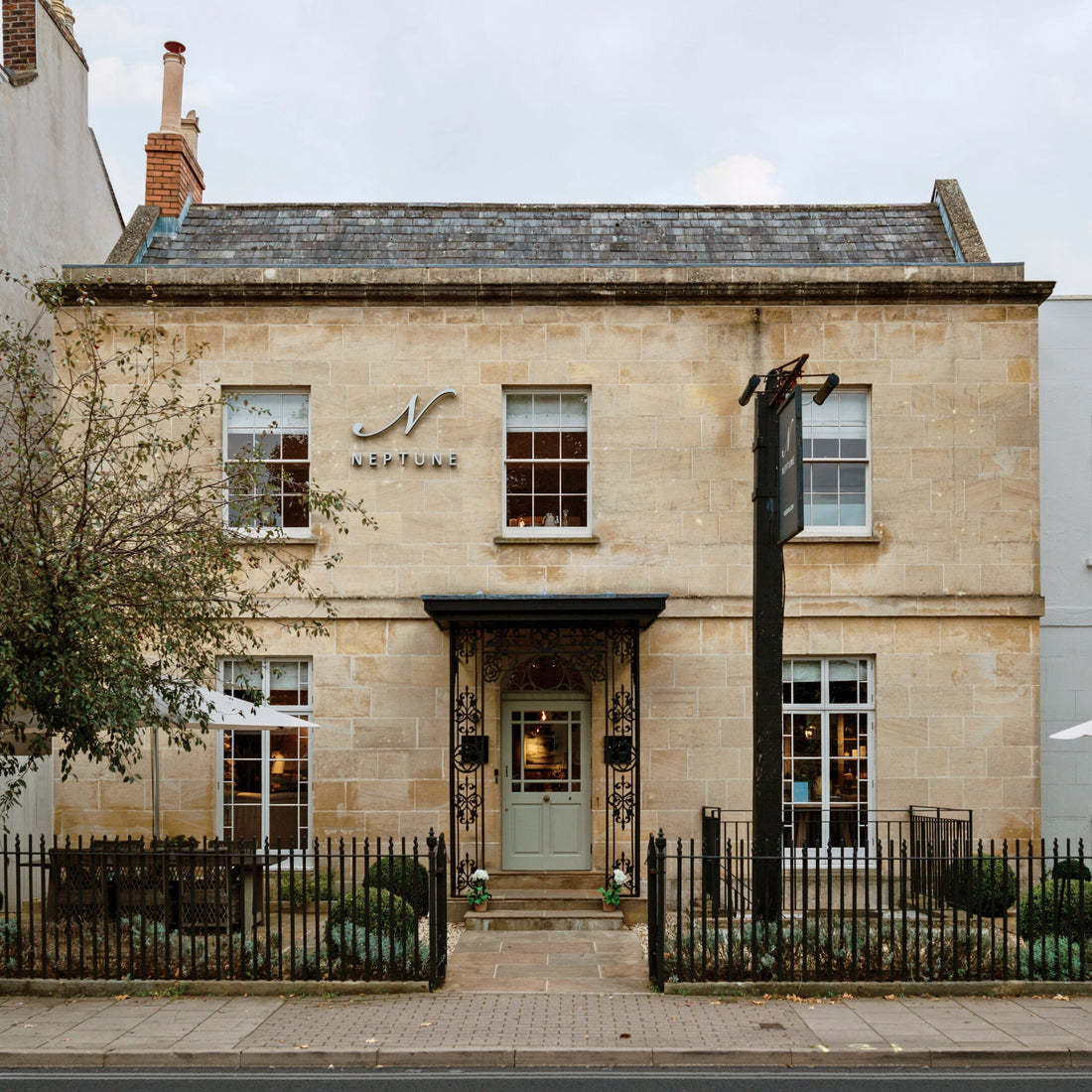 Swindon Kitchen Showroom & Furniture Store | Neptune