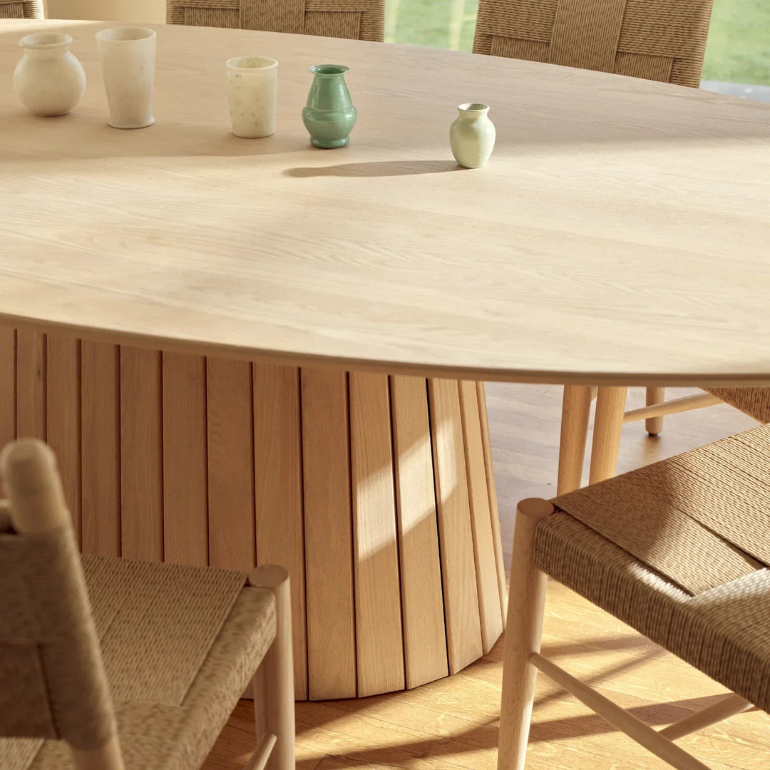 Stratford 4 Seater Round Oak Dining Table – Neptune