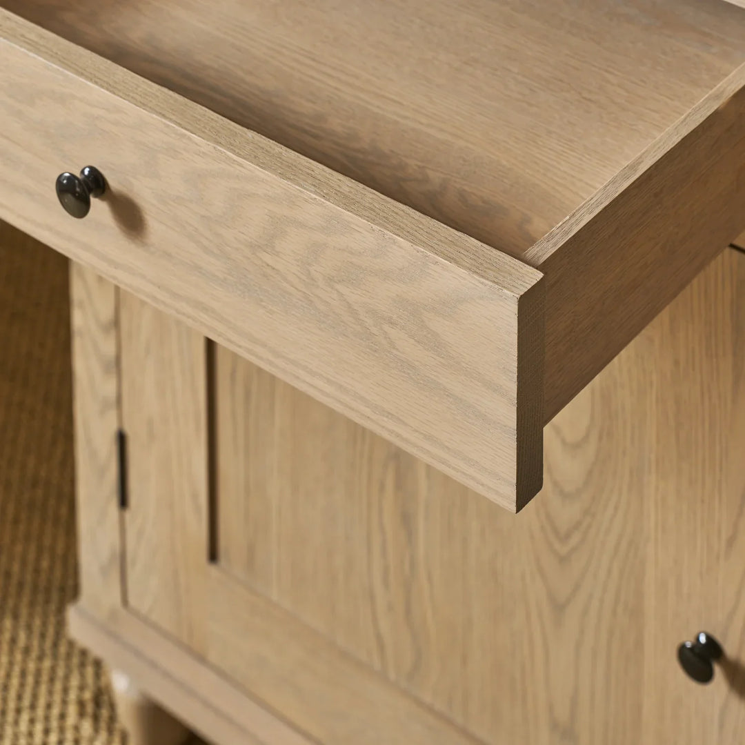 Suffolk 4ft Contemporary Oak Dresser – Neptune