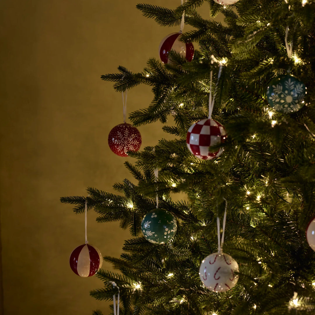 Windsor 9ft Pre-lit Christmas Tree – Neptune