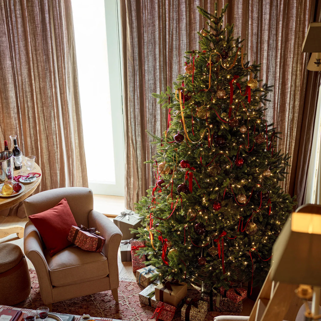 Windsor 9ft Pre-lit Christmas Tree – Neptune